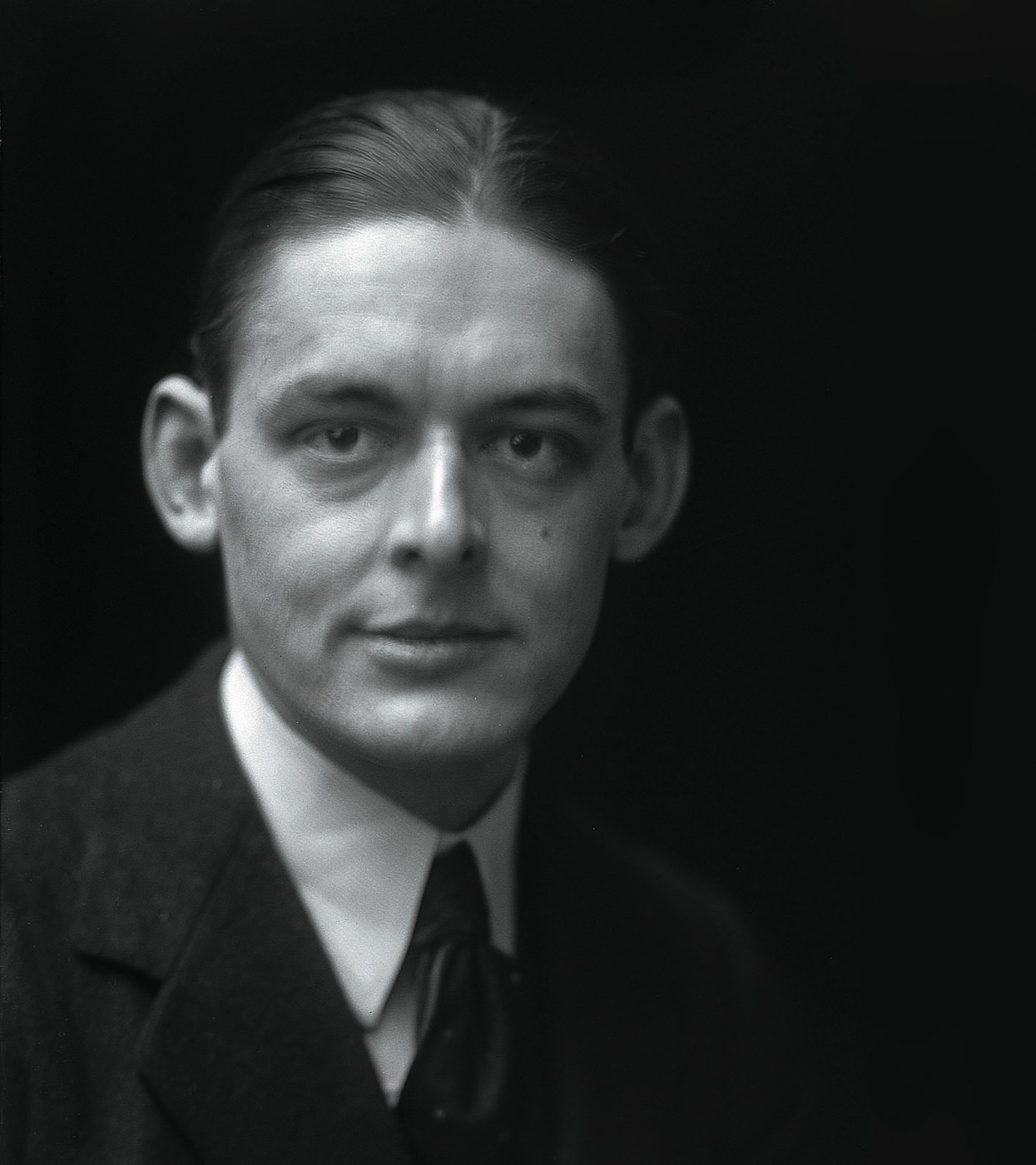 T.S. Eliot: “Rhapsody on a Windy Night” – Resurrecting Orthodoxy